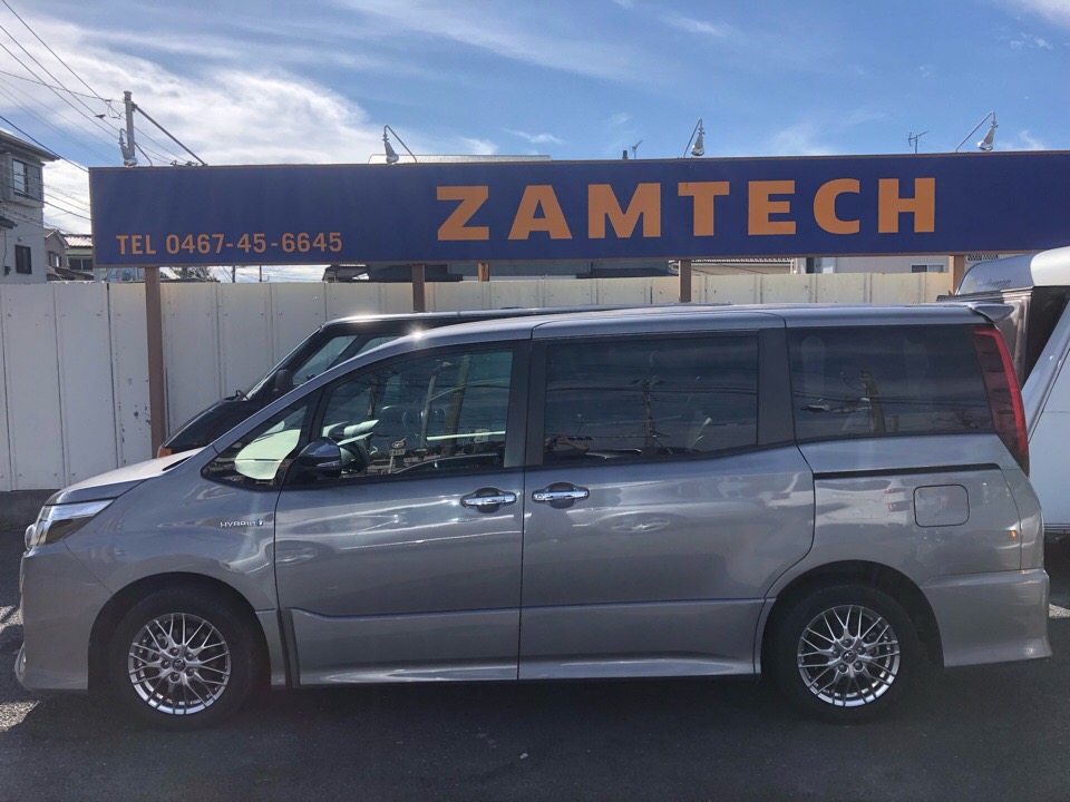 トヨタ ノア 1.8 ハイブリット SI W×B | 輸入車販売 ZAMTECH (ザムテック)