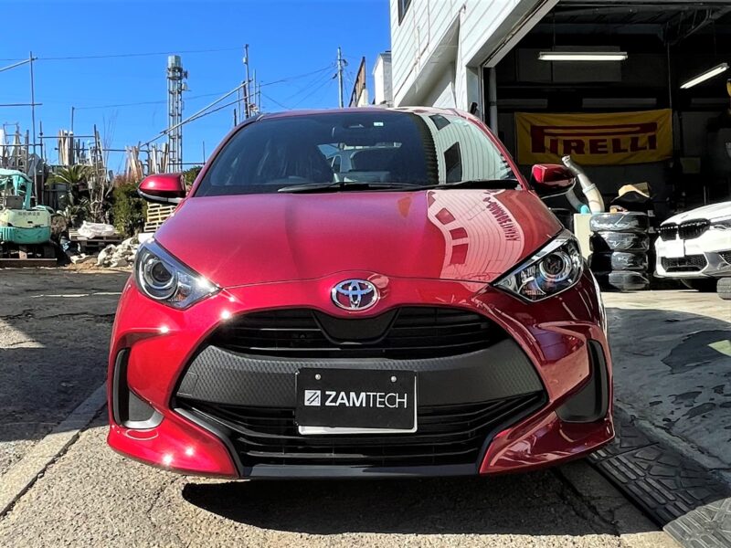 トヨタ ヤリス 1.5 X レッド 新車 | 輸入車販売 ZAMTECH (ザムテック)