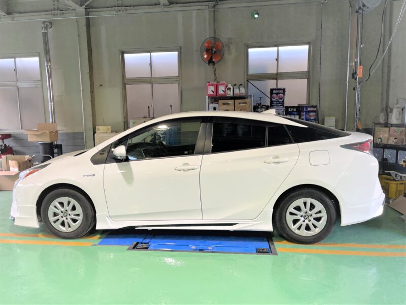 トヨタ プリウス 1.8 E | 輸入車販売 ZAMTECH (ザムテック)